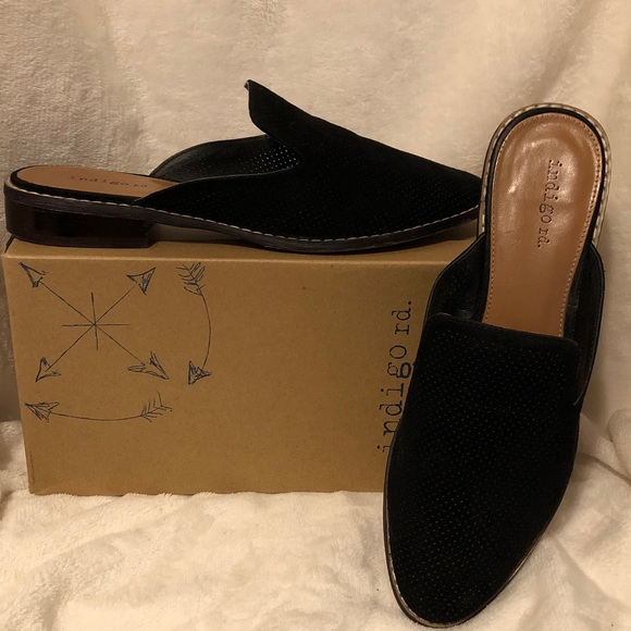 Indigo | Shoes | Indigo Rd Hayze Mules In Black In Very Good Condition ...